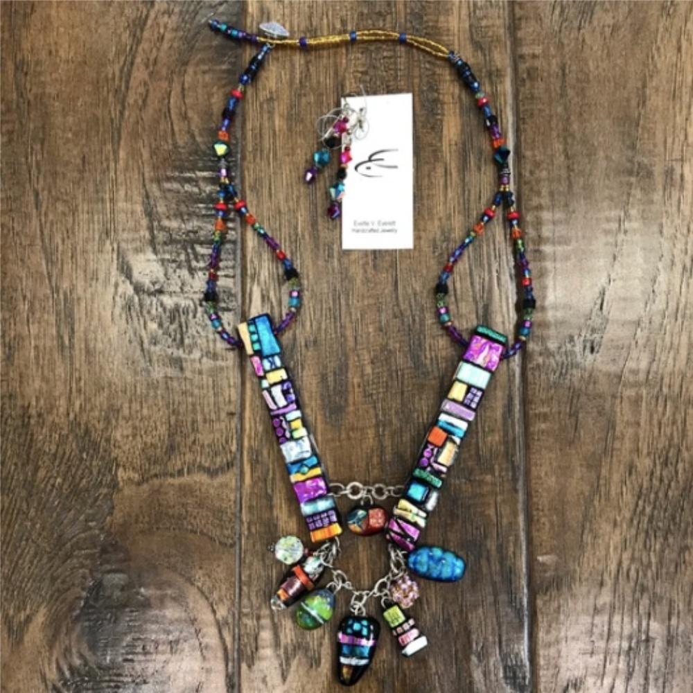 Evette V. Everett Glass Necklace And Earrings - Gem